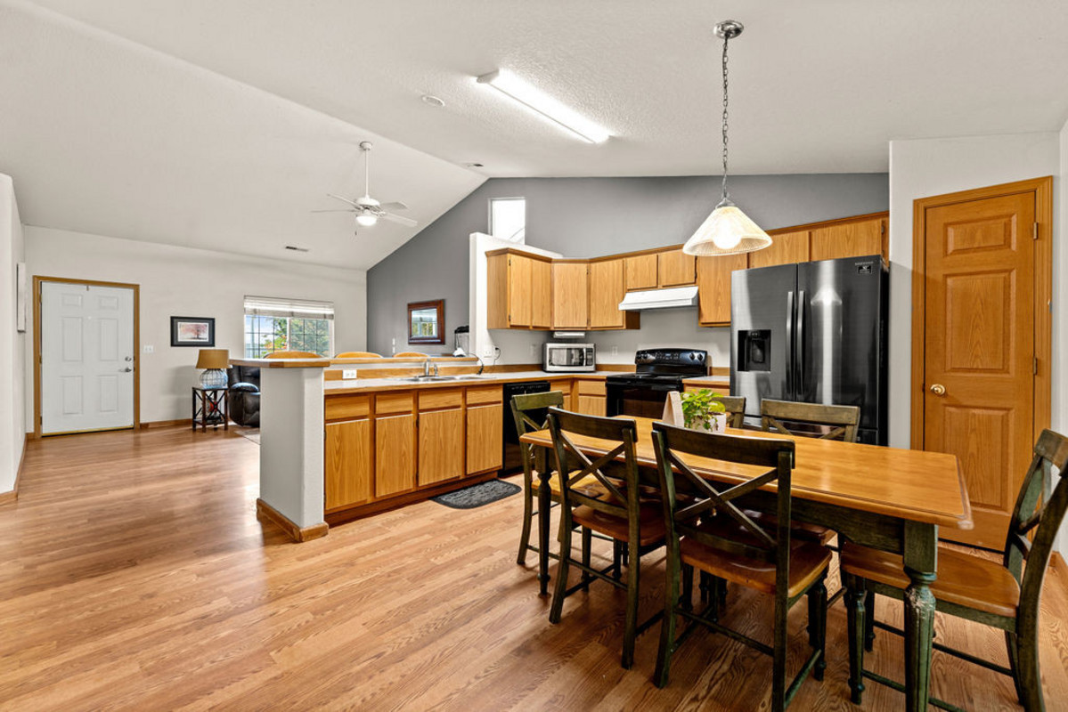 Deborah Blom - 8525 NE 14th Ln - Virtual Tour