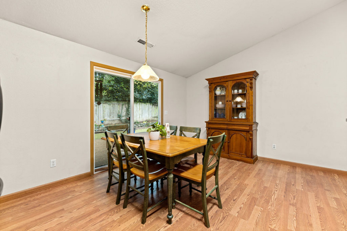 Deborah Blom - 8525 NE 14th Ln - Virtual Tour