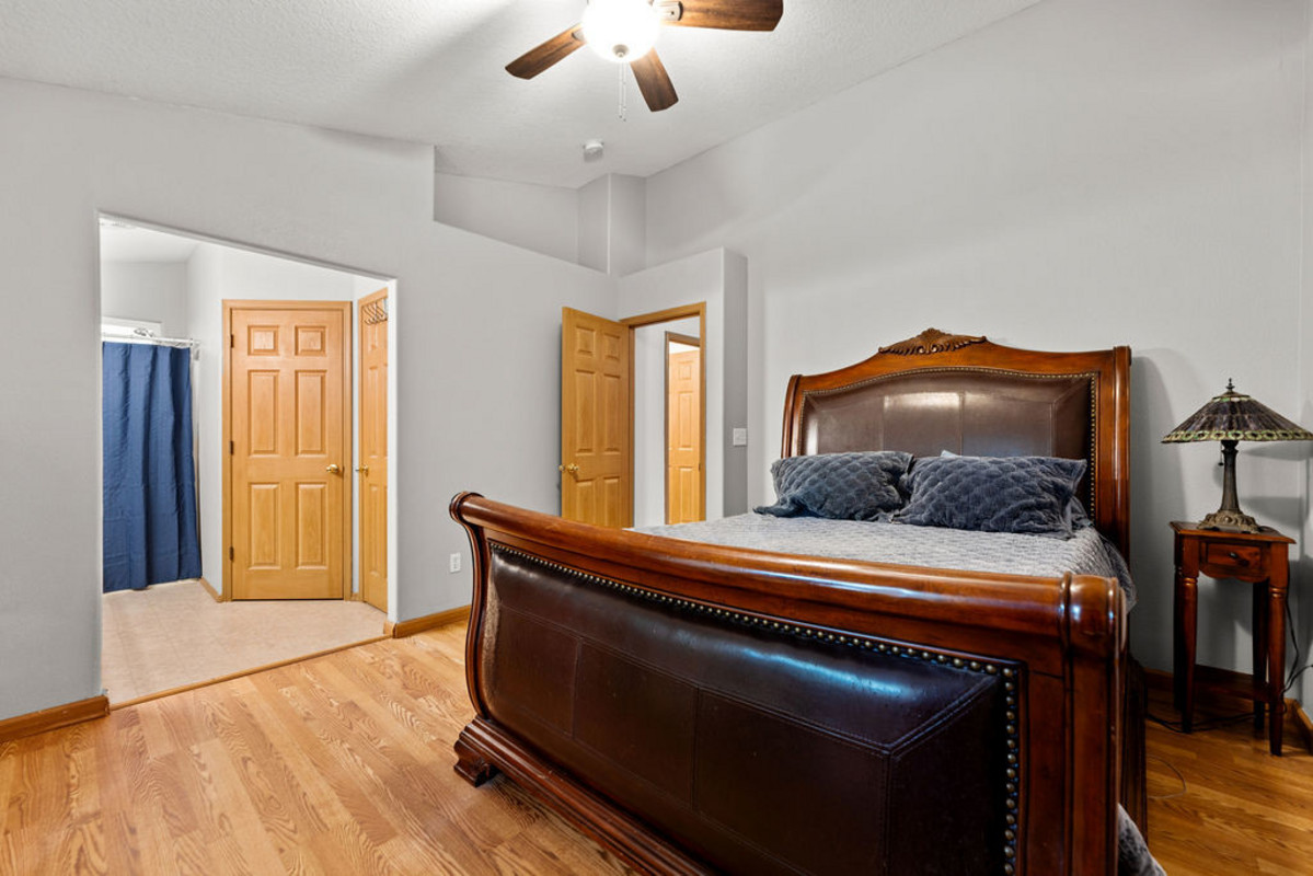 Deborah Blom - 8525 NE 14th Ln - Virtual Tour