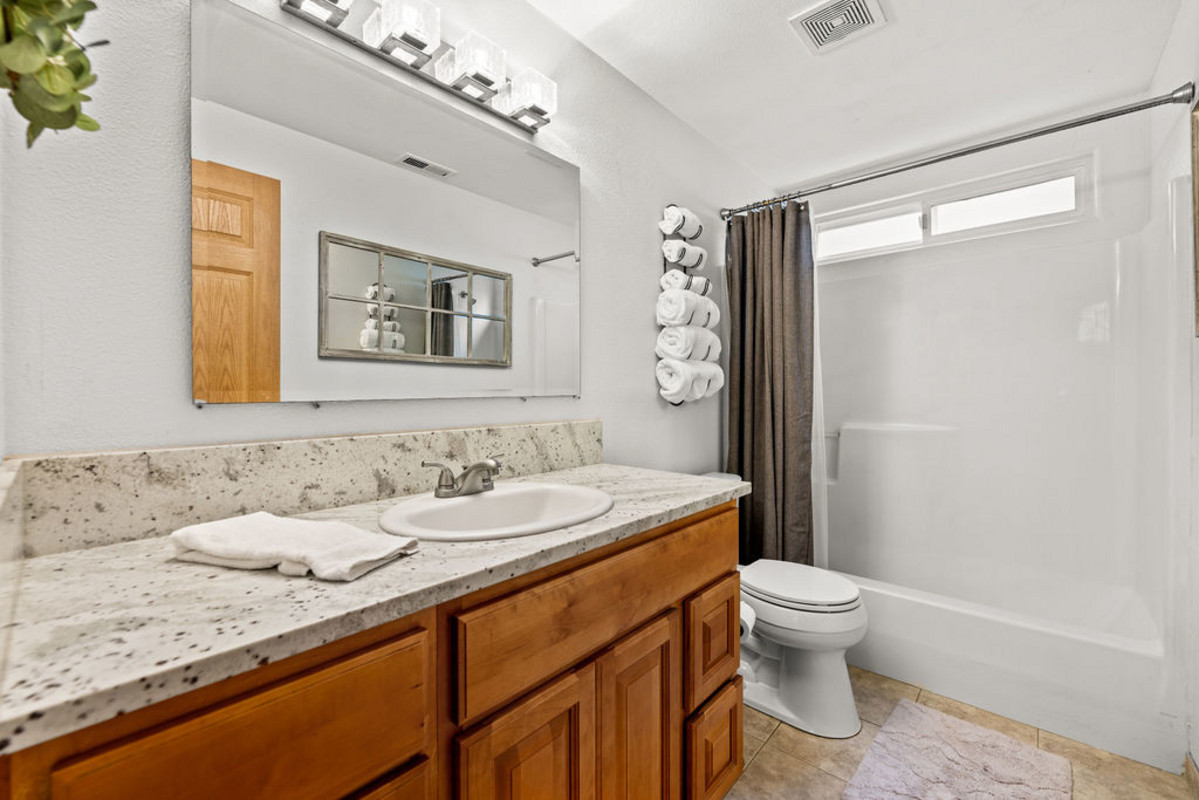 Deborah Blom - 8525 NE 14th Ln - Virtual Tour