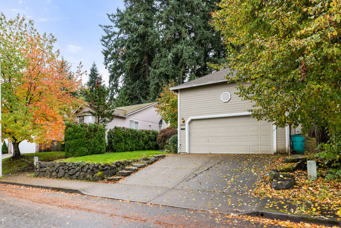 Deborah Blom - 8525 NE 14th Ln - Virtual Tour