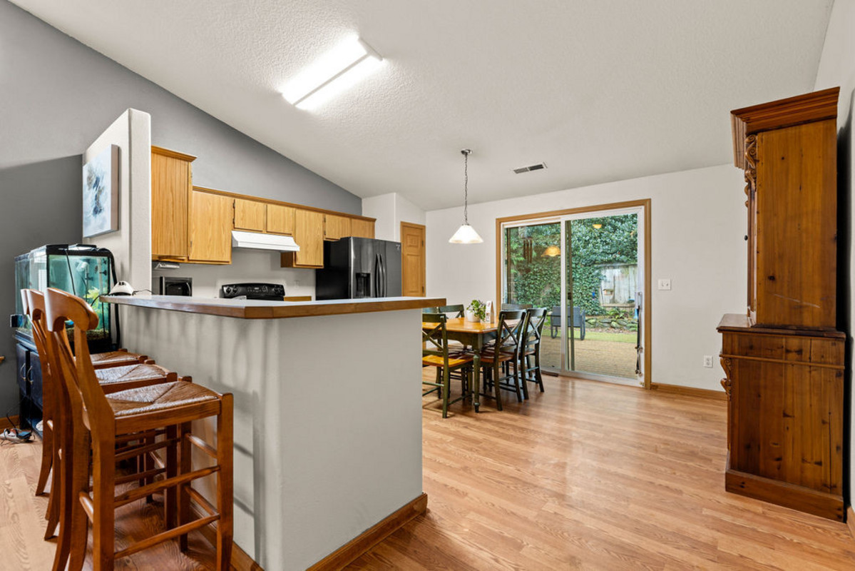 Deborah Blom - 8525 NE 14th Ln - Virtual Tour